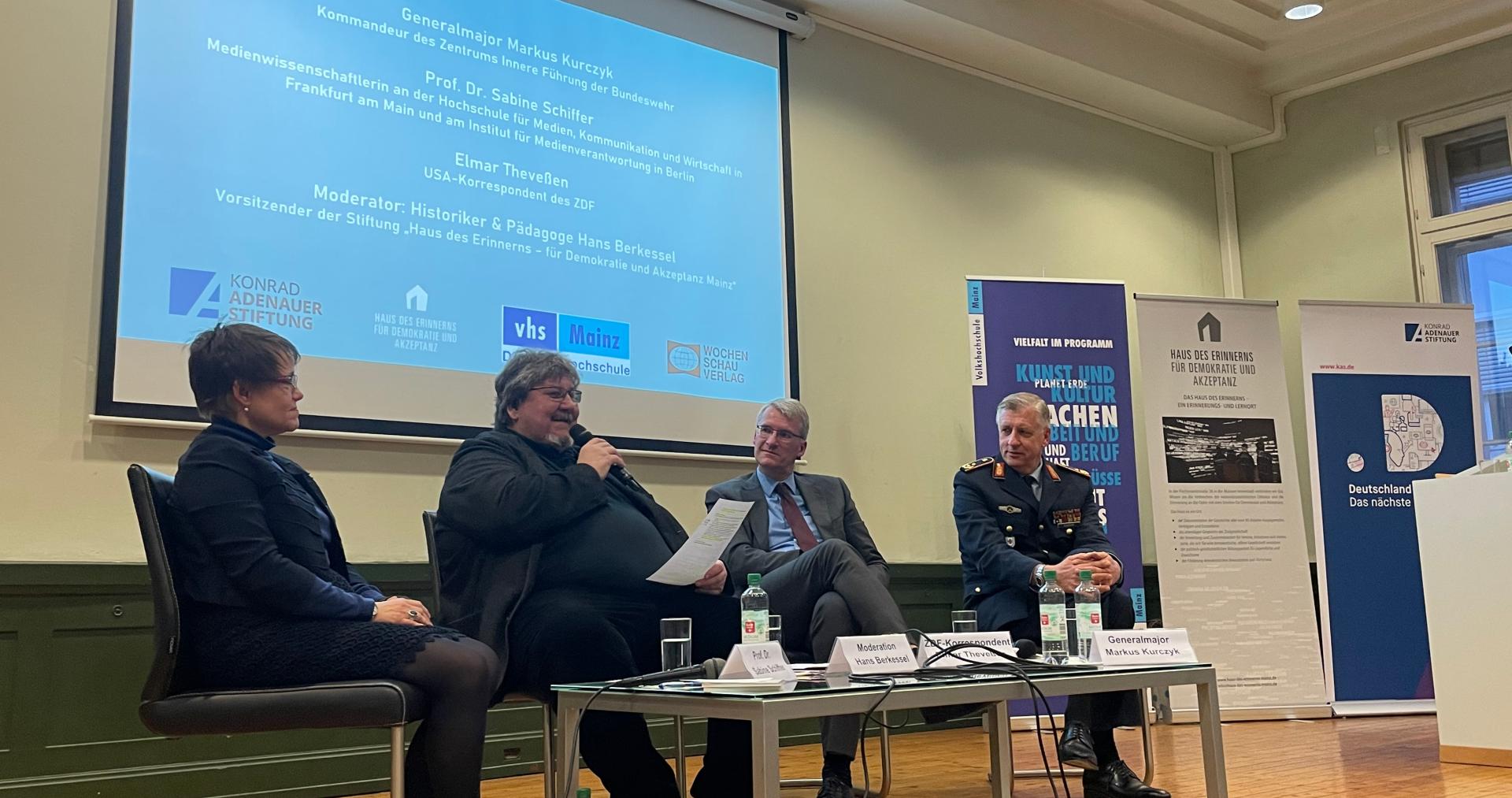 Autoritarismus gegen Demokratie – Russlands Krieg gegen die Ukraine ...