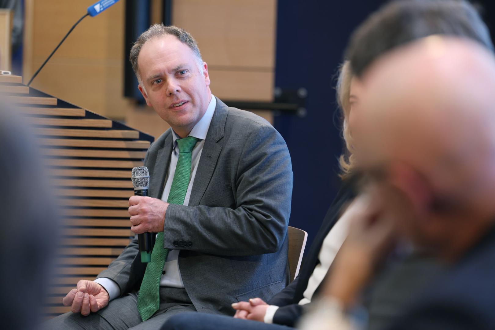 Vom Krisenjahr 1923 ins 21. Jahrhundert: Bedrohung und Selbstbehauptung ...