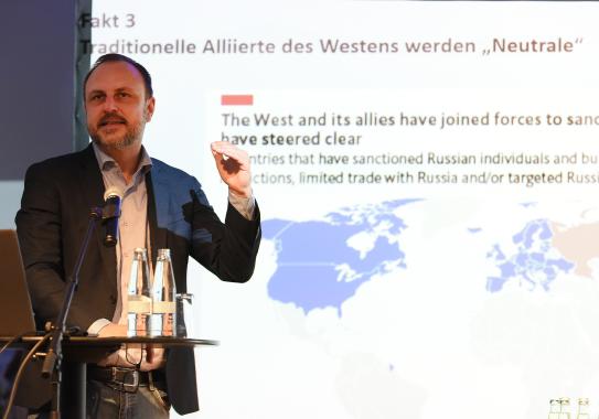 Wir müssen für die Demokratie kämpfen – Peter R. Neumann zur neuen ...