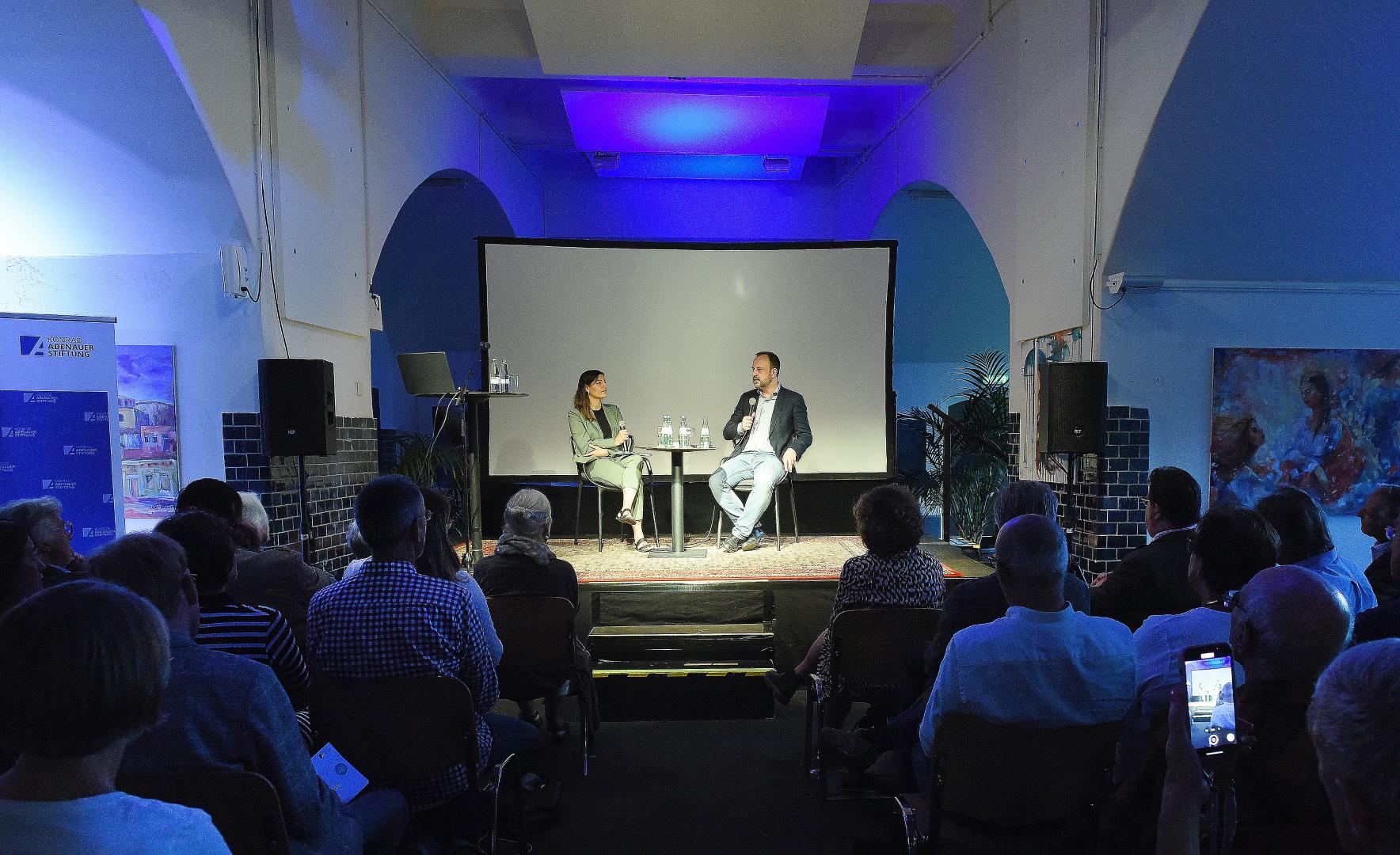 Wir müssen für die Demokratie kämpfen – Peter R. Neumann zur neuen ...