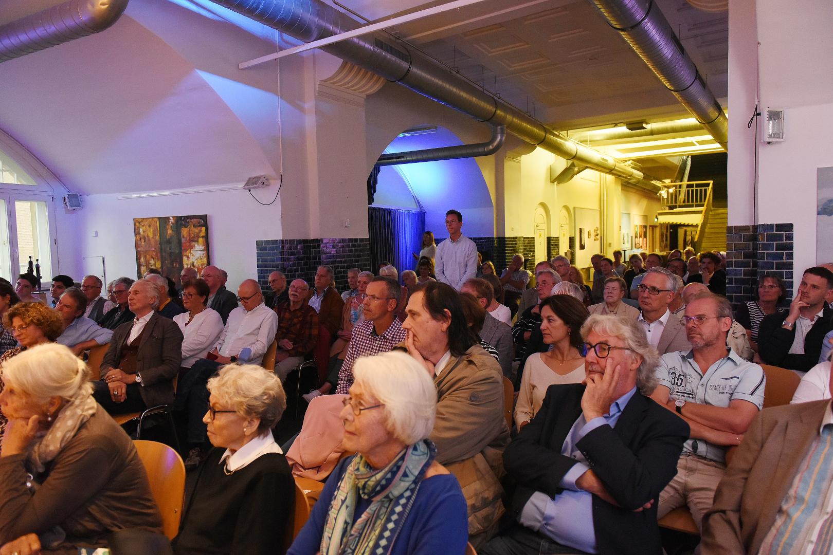 Wir müssen für die Demokratie kämpfen – Peter R. Neumann zur neuen ...