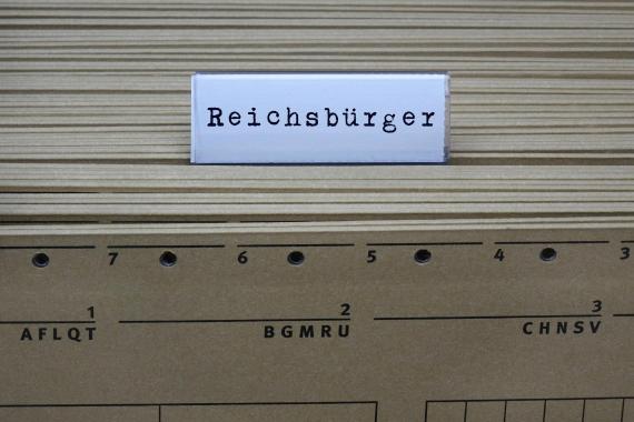 Reichsbürger und Selbstverwalter - Analyse und Beratung - Konrad ...