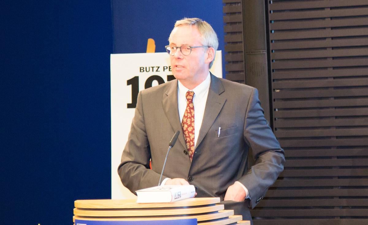 Alles andere als ein abgeschlossenes Kapitel - Politisches ...